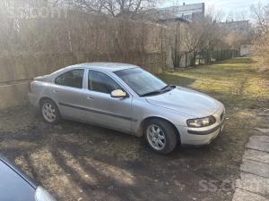 Вольво С60 2003 в Тукумс, объемом двигателя 2.40 л и пробегом 380 тыс. км за 1400 €, фото 3 на AUTOMOTO.COM.LV