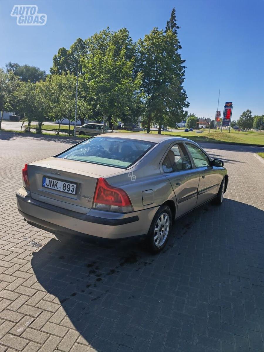 Volvo S60 2003 Radviliškis, ar dzinēja tilpumu 2.40 L un nobraukumu 380 tūkst. km par 480 €, foto 4 vietnē AUTOMOTO.COM.LV