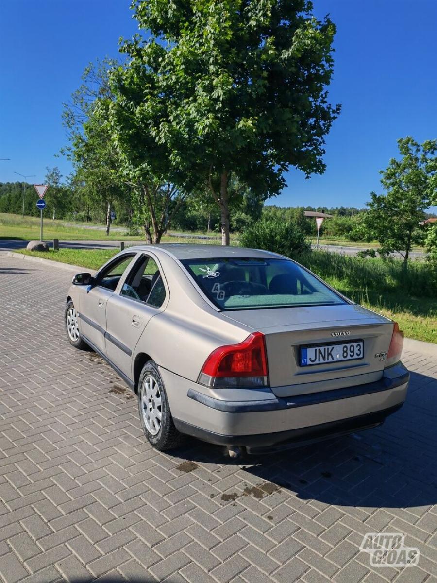 Volvo S60 2003 Radviliškis, ar dzinēja tilpumu 2.40 L un nobraukumu 380 tūkst. km par 480 €, foto 5 vietnē AUTOMOTO.COM.LV