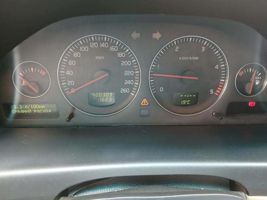 Volvo S60 2003 Kohtla-Jerve, ar dzinēja tilpumu 2.40 L un nobraukumu 419 tūkst. km par 1100 €, foto 6 vietnē AUTOMOTO.COM.LV