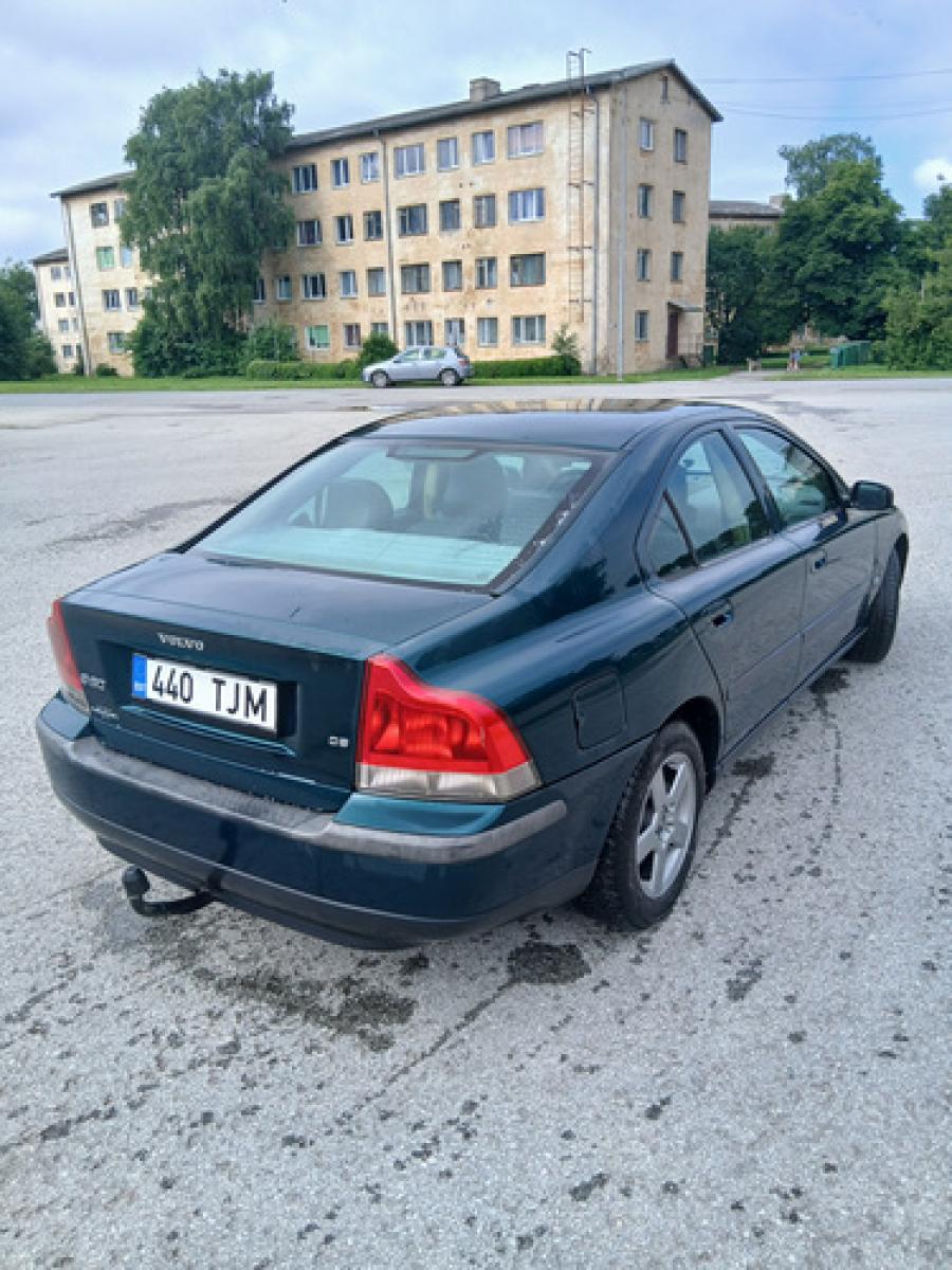 Volvo S60 2003 Kohtla-Jerve, ar dzinēja tilpumu 2.40 L un nobraukumu 419 tūkst. km par 1100 €, foto 10 vietnē AUTOMOTO.COM.LV