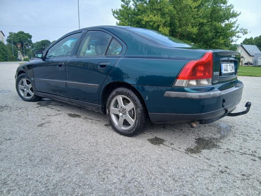 Volvo S60 2003 Kohtla-Jerve, ar dzinēja tilpumu 2.40 L un nobraukumu 419 tūkst. km par 1100 €, foto 11 vietnē AUTOMOTO.COM.LV