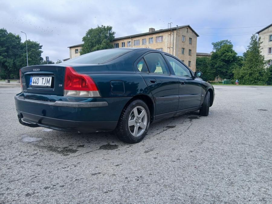 Volvo S60 2003 Kohtla-Jerve, ar dzinēja tilpumu 2.40 L un nobraukumu 419 tūkst. km par 1100 €, foto 14 vietnē AUTOMOTO.COM.LV