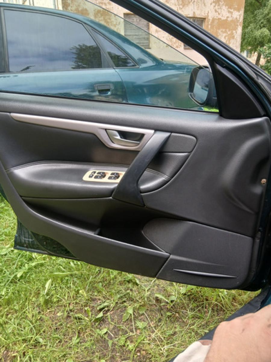 Volvo S60 2003 Kohtla-Jerve, ar dzinēja tilpumu 2.40 L un nobraukumu 419 tūkst. km par 1100 €, foto 6 vietnē AUTOMOTO.COM.LV