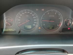 Volvo S60 2003 Kohtla-Jerve, ar dzinēja tilpumu 2.40 L un nobraukumu 419 tūkst. km par 1100 €, foto 13 vietnē AUTOMOTO.COM.LV