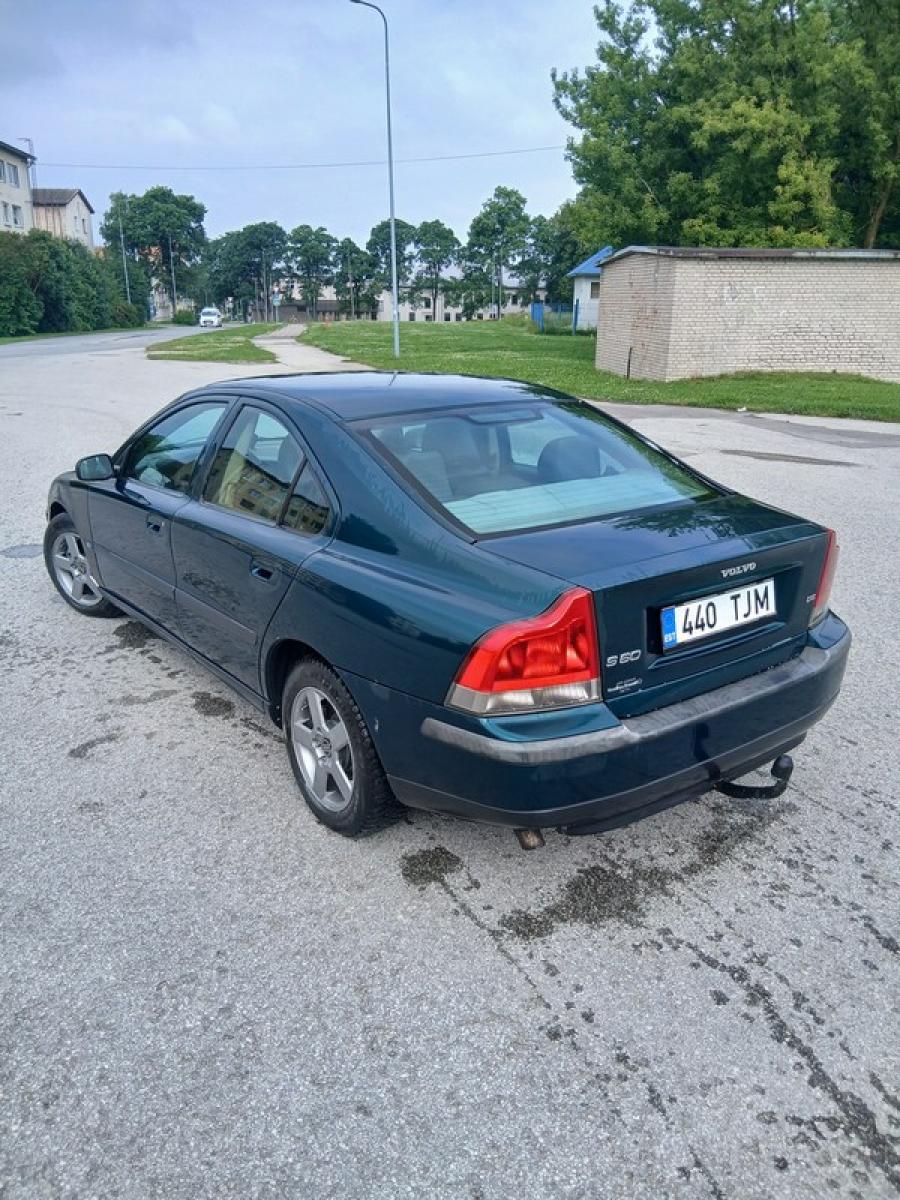Volvo S60 2003 Kohtla-Jerve, ar dzinēja tilpumu 2.40 L un nobraukumu 419 tūkst. km par 1100 €, foto 22 vietnē AUTOMOTO.COM.LV