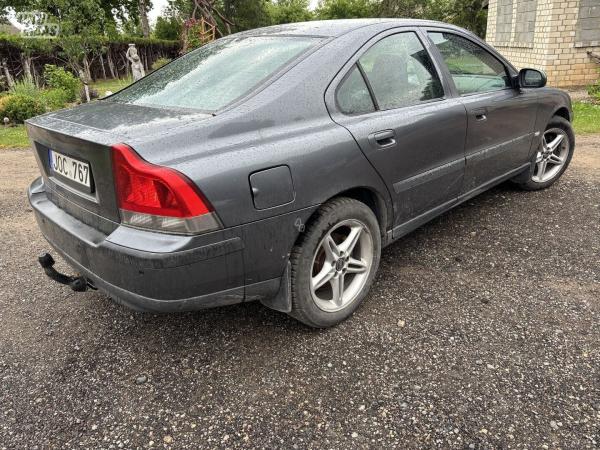 Volvo S60 2003 Mažeikiai, ar dzinēja tilpumu 2.40 L un nobraukumu 470 tūkst. km par 989 €, foto 5 vietnē AUTOMOTO.COM.LV