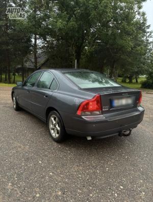 Volvo S60 2003 in Jonava, with an engine capacity of 2.40 L and mileage of 330 thousand km for 1350 €, photo 3 on AUTOMOTO.COM.LV