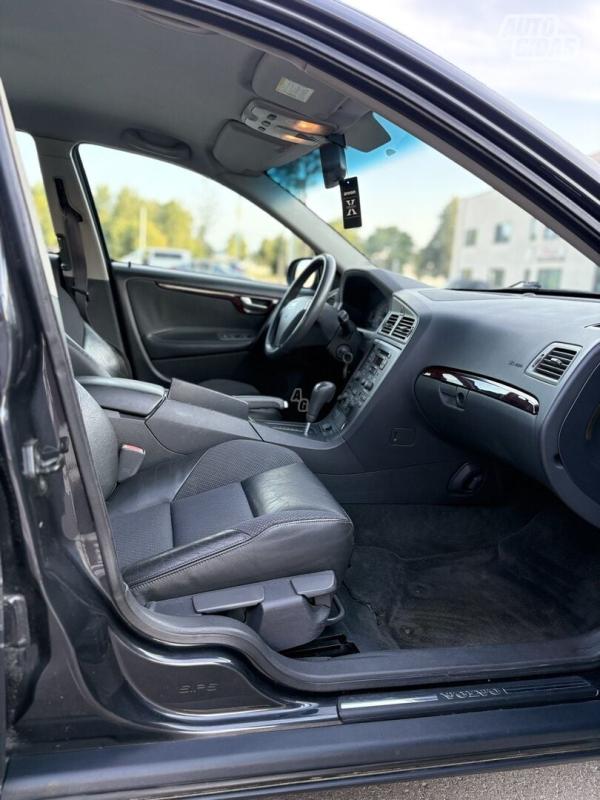 Volvo S60 2003 in Kaunas, with an engine capacity of 2.40 L and mileage of 280 thousand km for 1500 €, photo 10 on AUTOMOTO.COM.LV