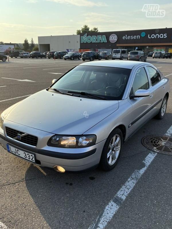 Volvo S60 2003 Ukmergė, ar dzinēja tilpumu 2.40 L un nobraukumu 357 tūkst. km par 1200 €, foto 1 vietnē AUTOMOTO.COM.LV