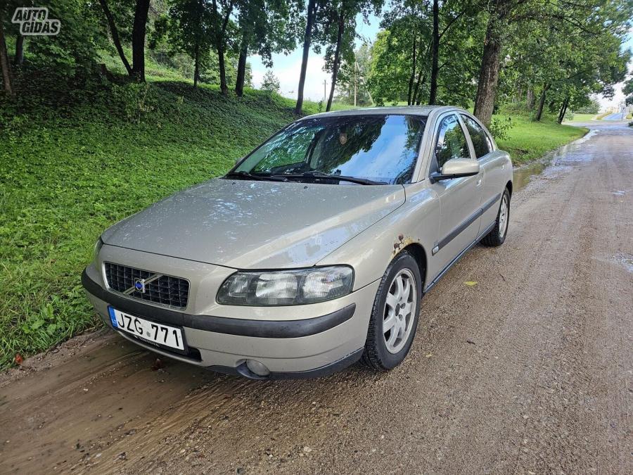 Volvo S60 2003 Viļņa, ar dzinēja tilpumu 2.40 L un nobraukumu 414 tūkst. km par 1100 €, foto 1 vietnē AUTOMOTO.COM.LV