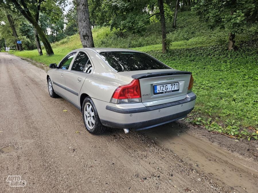Volvo S60 2003 Viļņa, ar dzinēja tilpumu 2.40 L un nobraukumu 414 tūkst. km par 1100 €, foto 4 vietnē AUTOMOTO.COM.LV