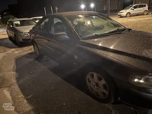 Volvo S60 2003 in Kaunas, with an engine capacity of 2.40 L and mileage of 263 thousand km for 1500 €, photo 4 on AUTOMOTO.COM.LV