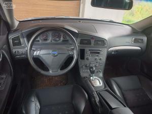 Volvo S60 2003 in Vilnius, with an engine capacity of 2.40 L and mileage of 380 thousand km for 1100 €, photo 5 on AUTOMOTO.COM.LV
