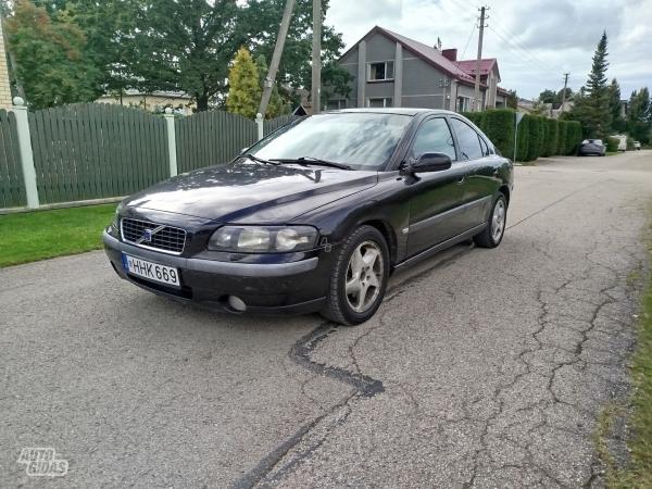 Volvo S60 2003 Šauļi vietnē Volvo S60 2003 Šauļi, ar dzinēja tilpumu 2.40 L un nobraukumu 472 tūkst. km par 450 €, foto 1 vietnē AUTOMOTO.COM.LV