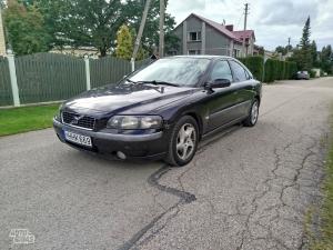 Volvo S60 2003 Šauļi, ar dzinēja tilpumu 2.40 L un nobraukumu 472 tūkst. km par 450 €, foto 1 vietnē AUTOMOTO.COM.LV