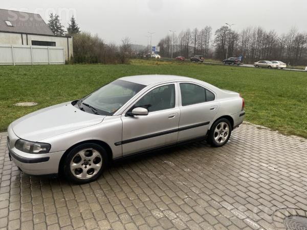 Volvo S60 2004 Rīga, ar dzinēja tilpumu 2.40 L un nobraukumu 333 tūkst. km par 750 €, foto 3 vietnē AUTOMOTO.COM.LV