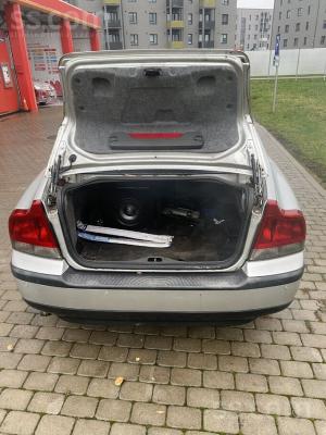 Volvo S60 2004 Rīga, ar dzinēja tilpumu 2.40 L un nobraukumu 333 tūkst. km par 750 €, foto 7 vietnē AUTOMOTO.COM.LV