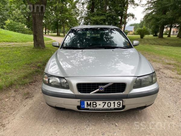 Volvo S60 2004 Jelgava, ar dzinēja tilpumu 2.40 L un nobraukumu 334 tūkst. km par 1390 €, foto 1 vietnē AUTOMOTO.COM.LV