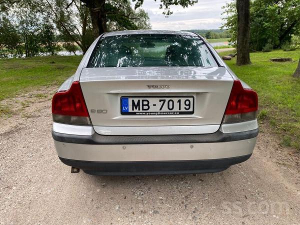 Volvo S60 2004 Jelgava, ar dzinēja tilpumu 2.40 L un nobraukumu 334 tūkst. km par 1390 €, foto 2 vietnē AUTOMOTO.COM.LV
