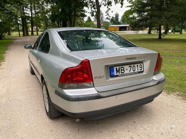Volvo S60 2004 Jelgava, ar dzinēja tilpumu 2.40 L un nobraukumu 334 tūkst. km par 1390 €, foto 4 vietnē AUTOMOTO.COM.LV