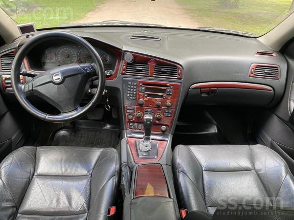 Volvo S60 2004 Jelgava, ar dzinēja tilpumu 2.40 L un nobraukumu 334 tūkst. km par 1390 €, foto 10 vietnē AUTOMOTO.COM.LV