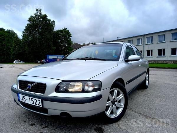 Volvo S60 2004 Jelgava, ar dzinēja tilpumu 2.40 L un nobraukumu 305 tūkst. km par 2750 €, foto 2 vietnē AUTOMOTO.COM.LV