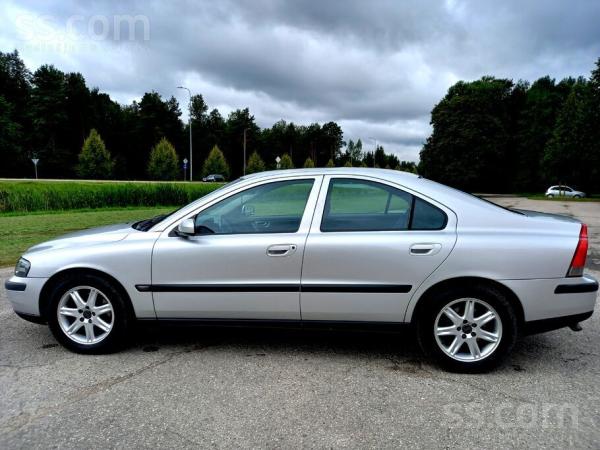 Volvo S60 2004 Jelgava, ar dzinēja tilpumu 2.40 L un nobraukumu 305 tūkst. km par 2750 €, foto 5 vietnē AUTOMOTO.COM.LV