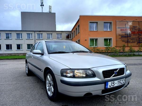 Volvo S60 2004 Jelgava, ar dzinēja tilpumu 2.40 L un nobraukumu 305 tūkst. km par 2750 €, foto 9 vietnē AUTOMOTO.COM.LV