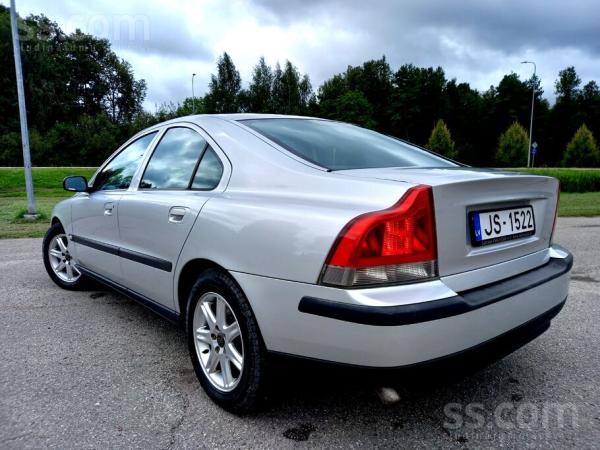 Volvo S60 2004 Jelgava, ar dzinēja tilpumu 2.40 L un nobraukumu 305 tūkst. km par 2750 €, foto 10 vietnē AUTOMOTO.COM.LV