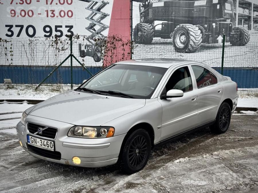 Volvo S60 2004 in Riga, with an engine capacity of 2.40 L and mileage of 0 thousand km for 2200 €, photo 4 on AUTOMOTO.COM.LV