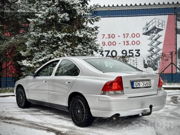 Volvo S60 2004 in Riga, with an engine capacity of 2.40 L and mileage of 0 thousand km for 2200 €, photo 6 on AUTOMOTO.COM.LV