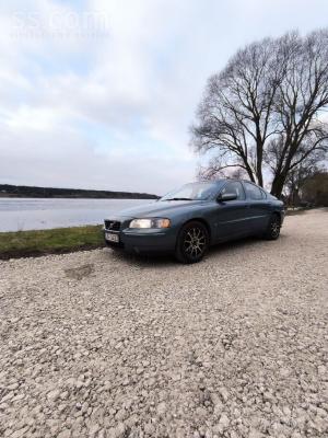 Volvo S60 2004 in Riga, with an engine capacity of 2.50 L and mileage of 328 thousand km for 2150 €, photo  on AUTOMOTO.COM.LV