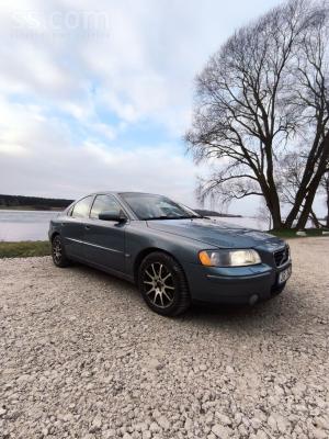 Volvo S60 2004 in Riga, with an engine capacity of 2.50 L and mileage of 328 thousand km for 2150 €, photo 6 on AUTOMOTO.COM.LV