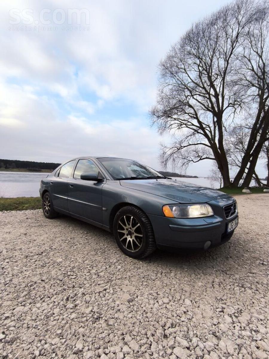 Volvo S60 2004 in Riga, with an engine capacity of 2.50 L and mileage of 328 thousand km for 2150 €, photo 6 on AUTOMOTO.COM.LV