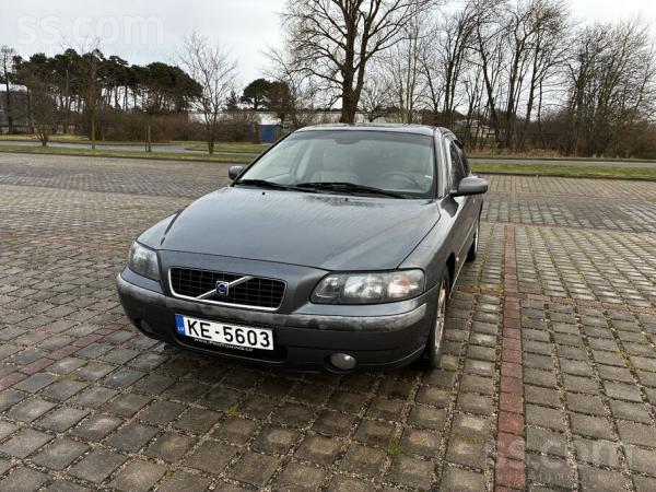 Volvo S60 2004 in Ventspils, with an engine capacity of 2.40 L and mileage of 384 thousand km for 1200 €, photo 1 on AUTOMOTO.COM.LV