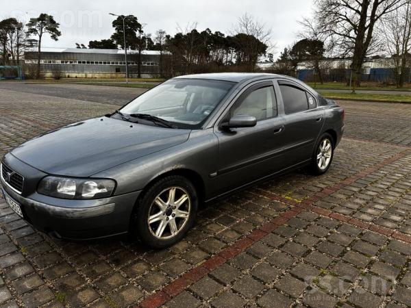 Volvo S60 2004 in Ventspils, with an engine capacity of 2.40 L and mileage of 384 thousand km for 1200 €, photo 4 on AUTOMOTO.COM.LV