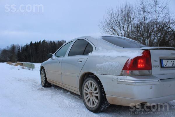 Вольво С60 2004 в Мадона, объемом двигателя 2.40 л и пробегом 392 тыс. км за 1500 €, фото 7 на AUTOMOTO.COM.LV