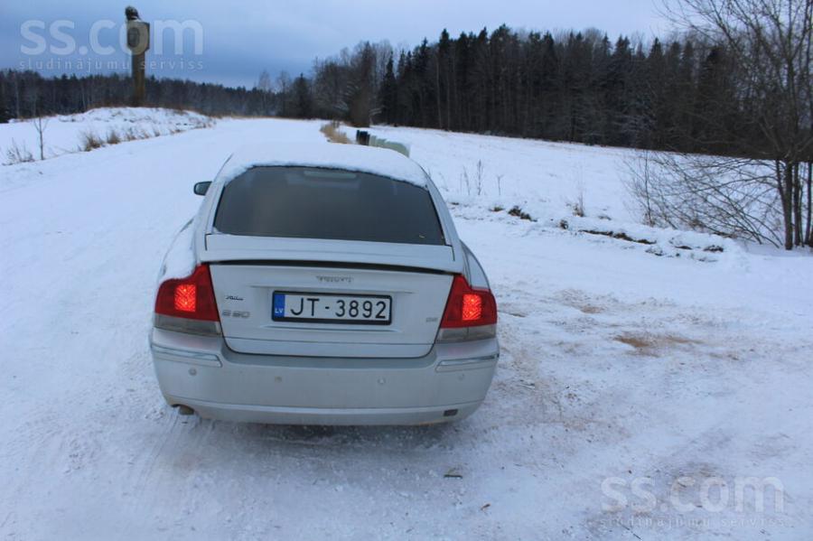 Volvo S60 2004 Madona, ar dzinēja tilpumu 2.40 L un nobraukumu 392 tūkst. km par 1500 €, foto 8 vietnē AUTOMOTO.COM.LV