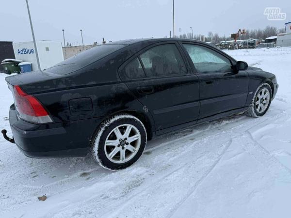 Volvo S60 2004 Kauņa, ar dzinēja tilpumu 2.40 L un nobraukumu 311 tūkst. km par 1150 €, foto 5 vietnē AUTOMOTO.COM.LV