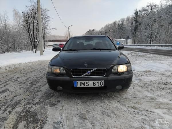 Volvo S60 2004 in Kaunas, with an engine capacity of 2.40 L and mileage of 385 thousand km for 1000 €, photo 2 on AUTOMOTO.COM.LV