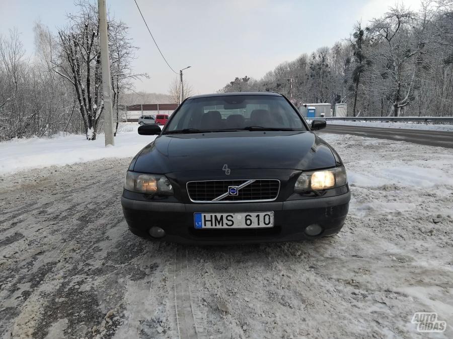 Volvo S60 2004 Kauņa, ar dzinēja tilpumu 2.40 L un nobraukumu 385 tūkst. km par 1000 €, foto 2 vietnē AUTOMOTO.COM.LV