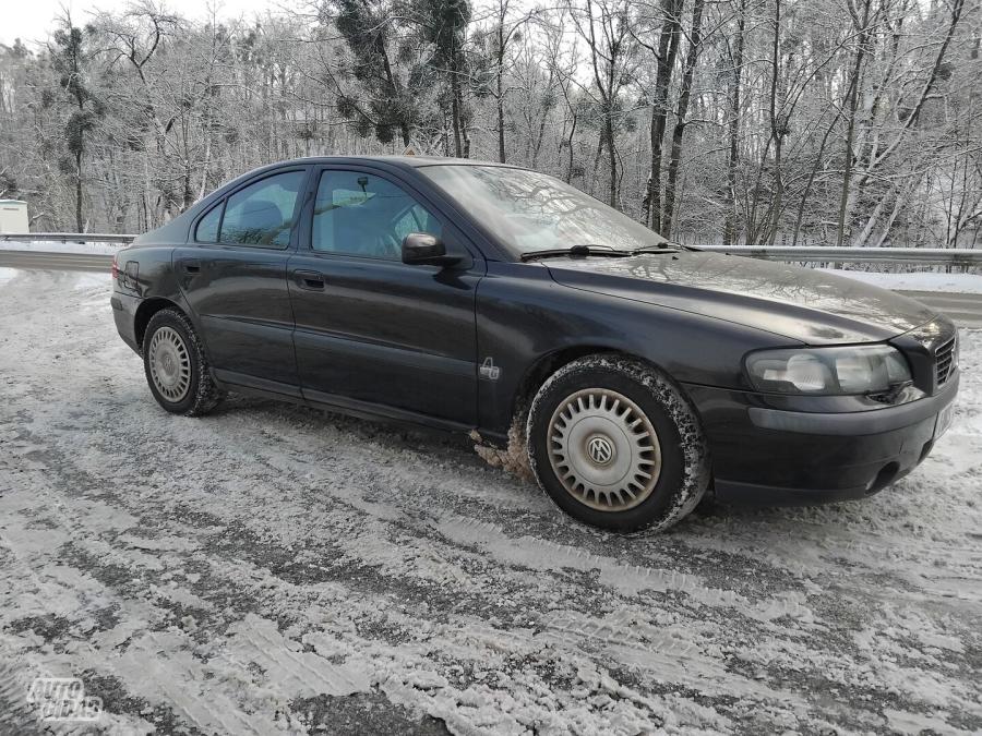 Volvo S60 2004 Kauņa, ar dzinēja tilpumu 2.40 L un nobraukumu 385 tūkst. km par 1000 €, foto 3 vietnē AUTOMOTO.COM.LV