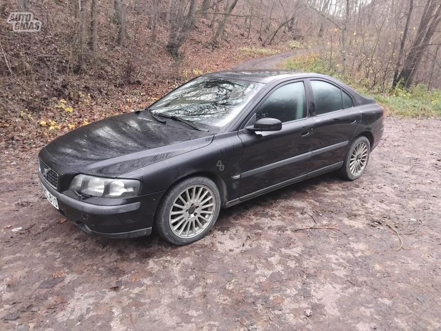 Volvo S60 2004 Kauņa, ar dzinēja tilpumu 2.40 L un nobraukumu 385 tūkst. km par 1000 €, foto 13 vietnē AUTOMOTO.COM.LV