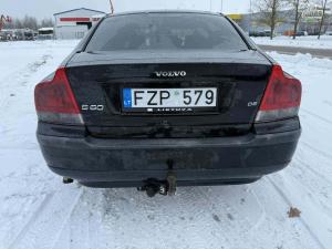 Volvo S60 2004 in Kaunas, with an engine capacity of 2.40 L and mileage of 310 thousand km for 1050 €, photo 2 on AUTOMOTO.COM.LV