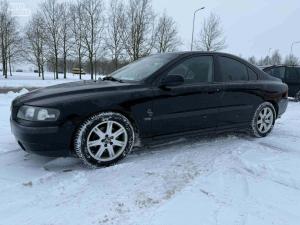 Volvo S60 2004 in Kaunas, with an engine capacity of 2.40 L and mileage of 310 thousand km for 1050 €, photo 4 on AUTOMOTO.COM.LV
