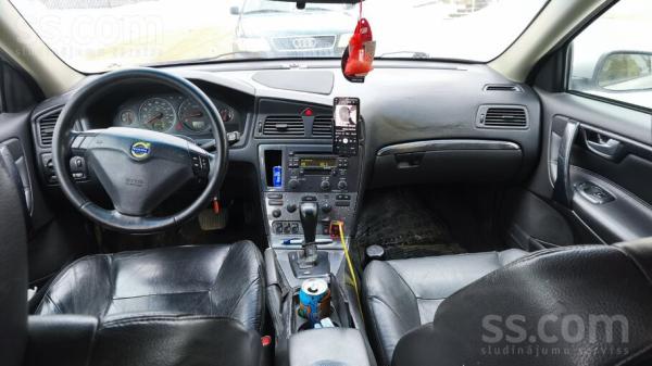 Volvo S60 2004 Preiļi, ar dzinēja tilpumu 2.50 L un nobraukumu 207 tūkst. km par 1500 €, foto 4 vietnē AUTOMOTO.COM.LV