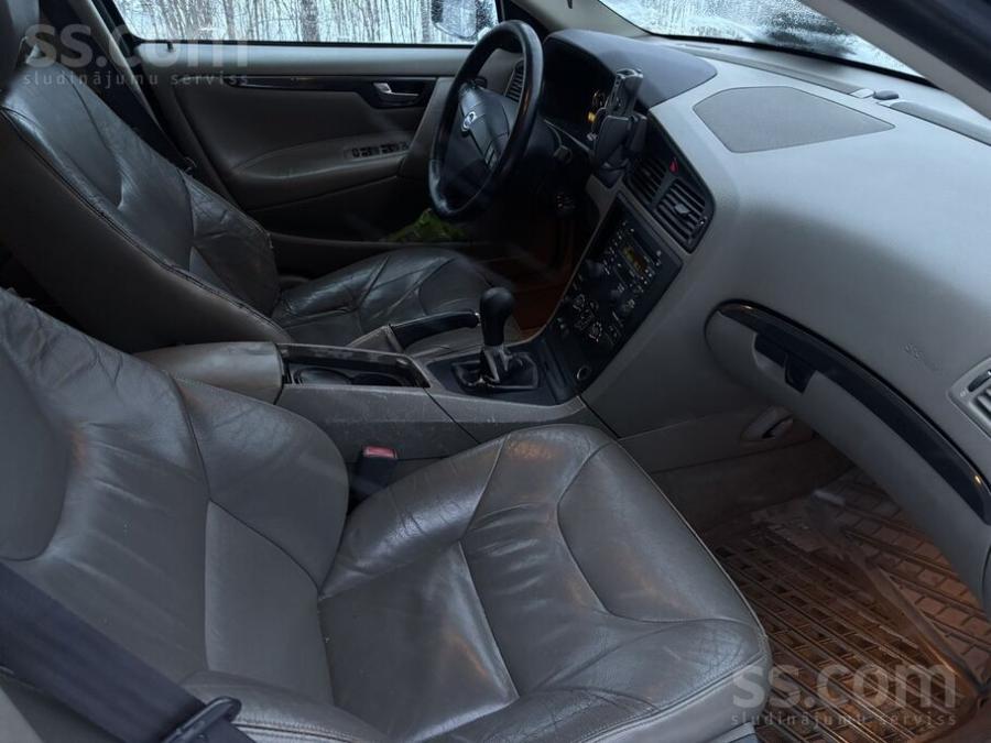 Volvo S60 2004 Jelgava, ar dzinēja tilpumu 2.40 L un nobraukumu 376 tūkst. km par 1900 €, foto 6 vietnē AUTOMOTO.COM.LV