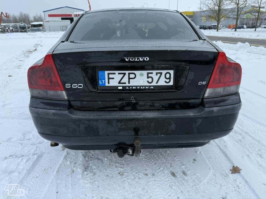 Volvo S60 2004 Kauņa, ar dzinēja tilpumu 2.40 L un nobraukumu 316 tūkst. km par 1000 €, foto 3 vietnē AUTOMOTO.COM.LV