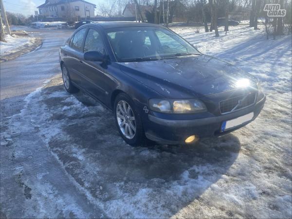 Volvo S60 2004 in Vilnius, with an engine capacity of 2.40 L and mileage of 350 thousand km for 1350 €, photo 3 on AUTOMOTO.COM.LV